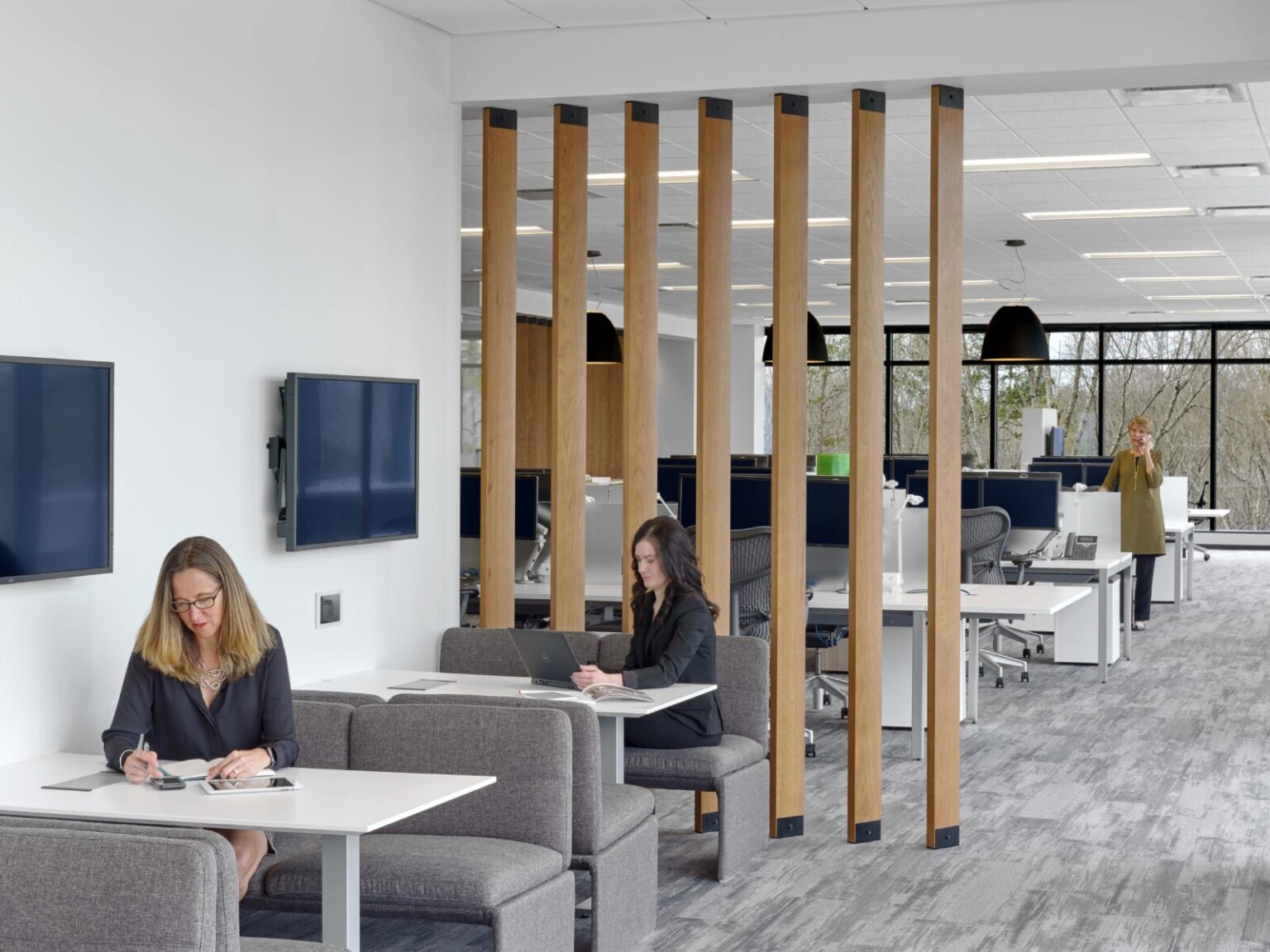 Must See » Newcomb & Boyd